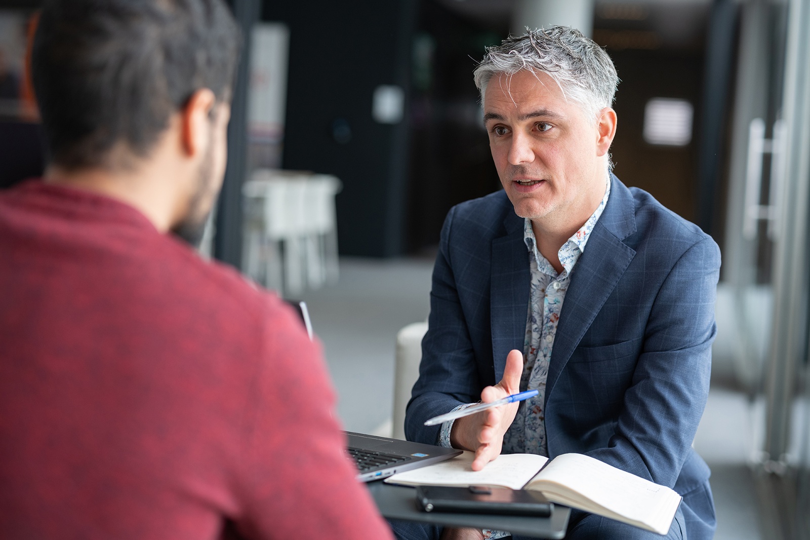 Zo werkt de Immigratie- en Naturalisatiedienst aan betere ...