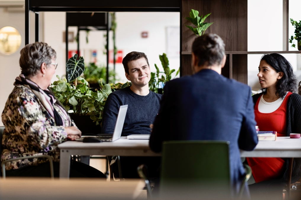 Het RIVM en Nederland een beetje veiliger maken | RIVM | Rijksoverheid ...